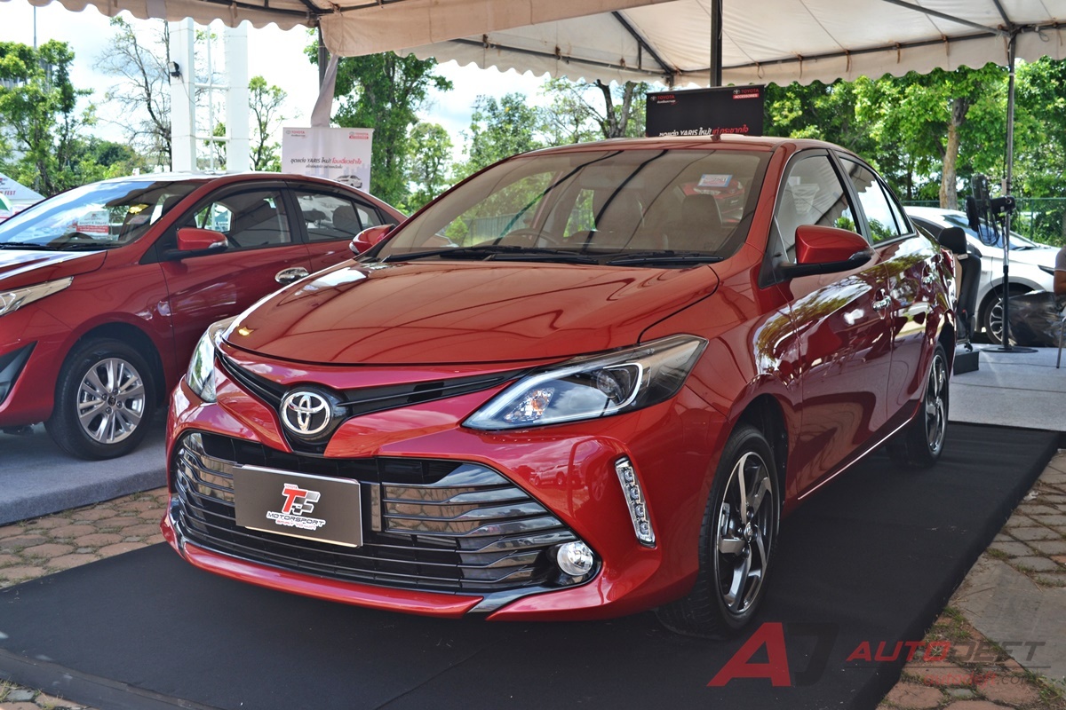 Deft Versus : Toyota Vios VS Toyota Yaris ATIV 2 พี่น้องซีดานเล็ก....ค่ายสามห่วง | AUTODEFT ข่าว ...